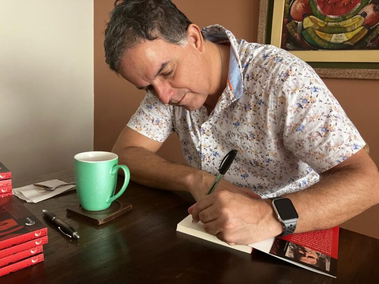 Federico León y León: “Mi libro habla de cómo era la vida antes del ...